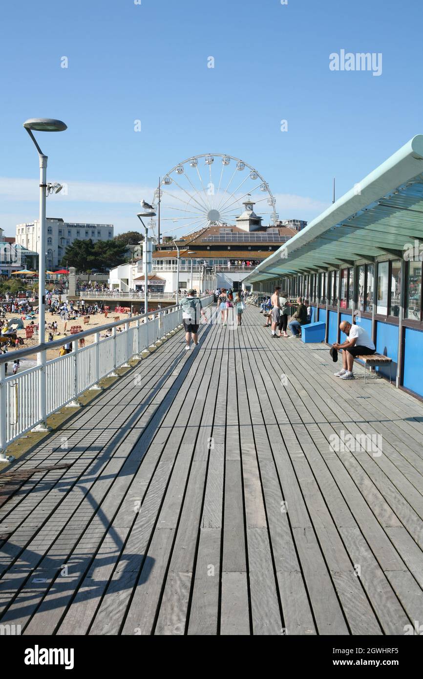 Ferris wheel by bournemouth pier hi-res stock photography and images ...
