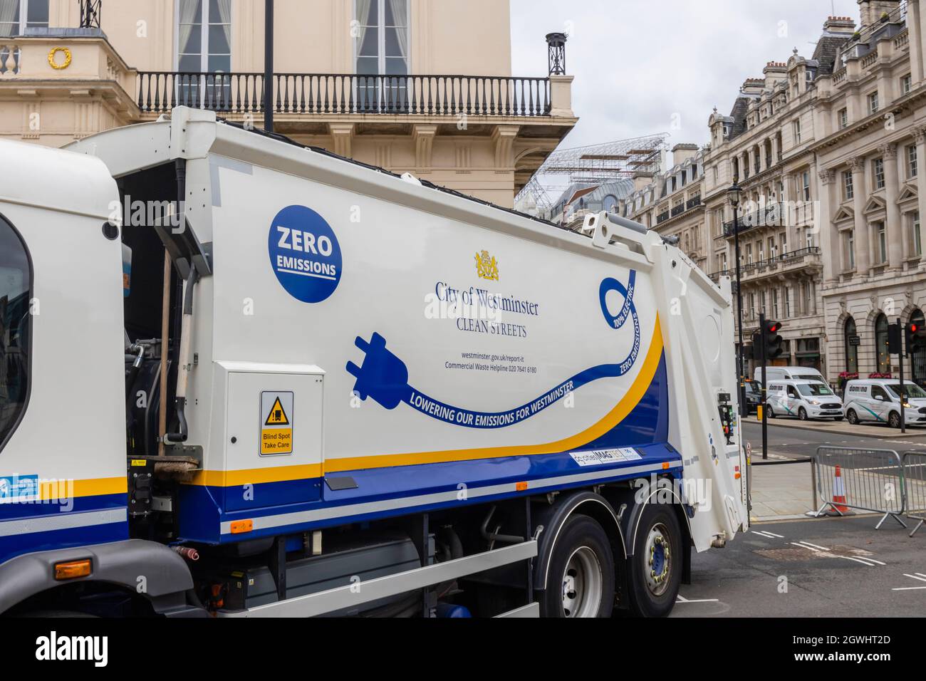 Veolia bin lorry uk hi-res stock photography and images - Alamy