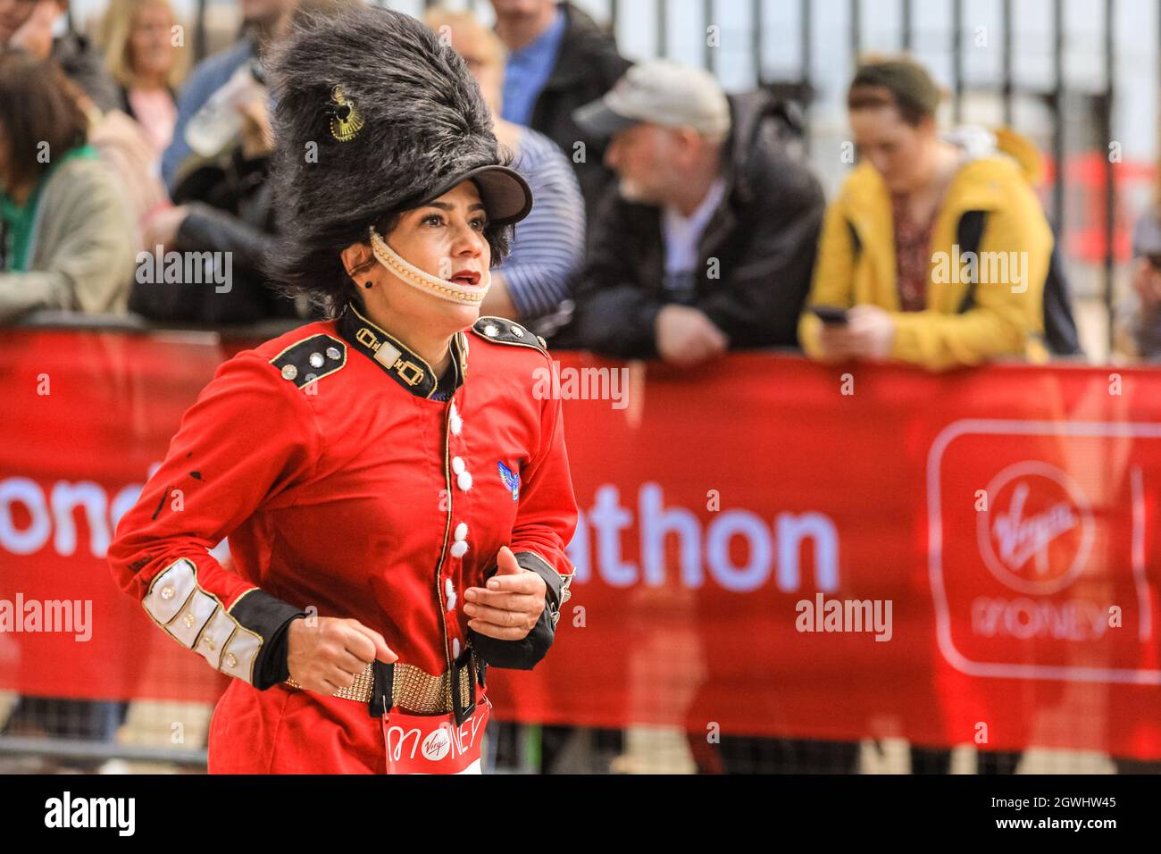 A marathon runner in sports uniform hi-res stock photography and images ...