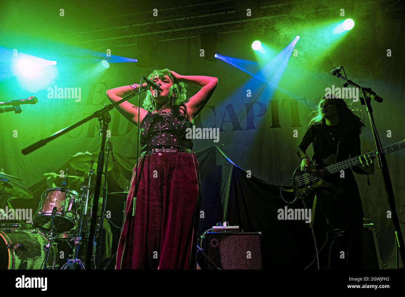 October 2, 2021: UK Alt rock band Crawlers performing at Arts Club ...