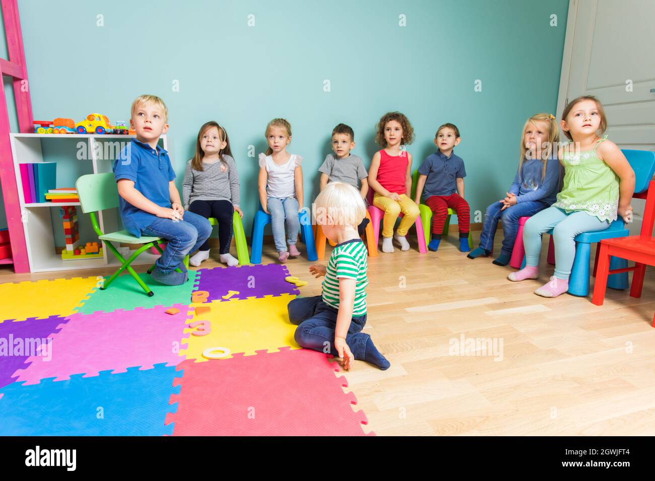 English medium school boy hi-res stock photography and images - Alamy