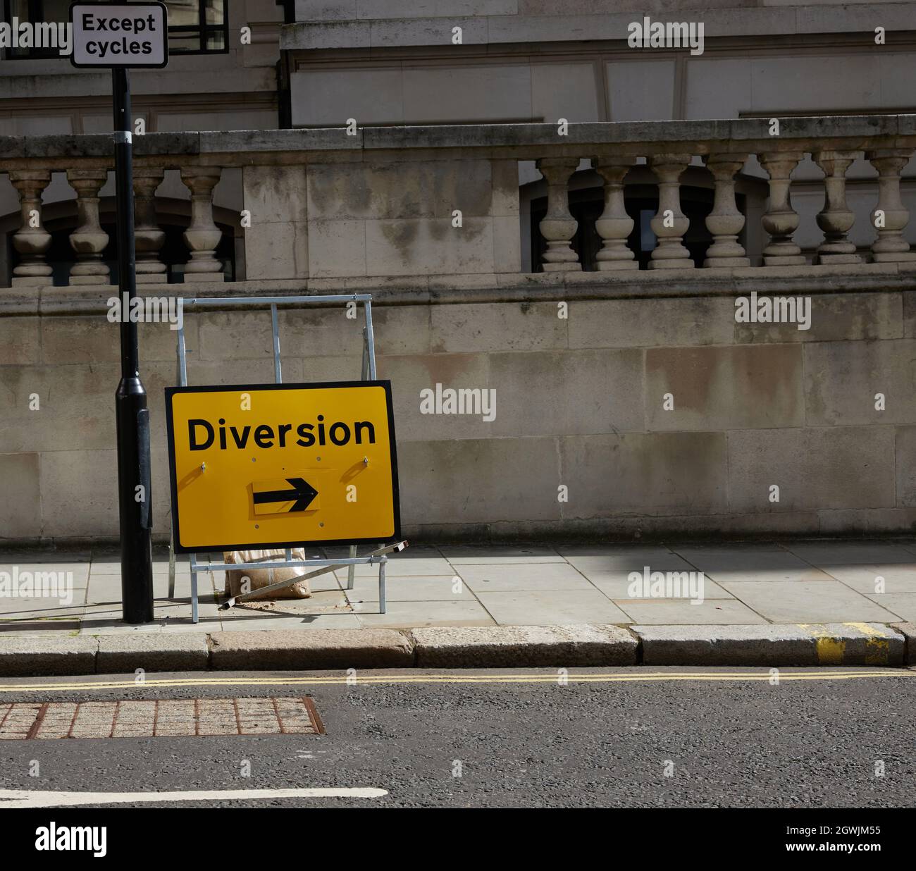 Road Diversion street sign seen in London Stock Photo - Alamy