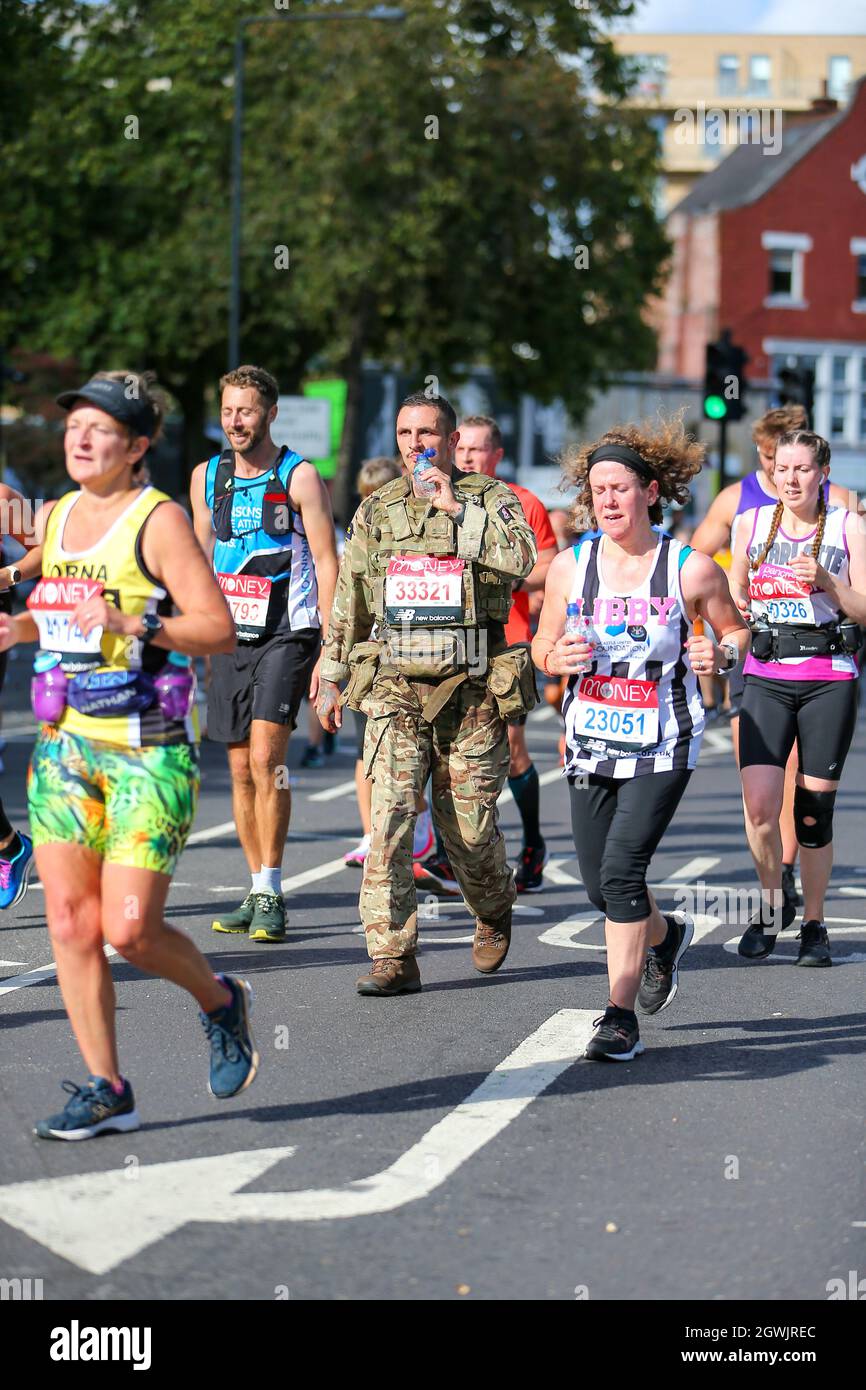 Marathon fancy dress hi-res stock photography and images - Alamy