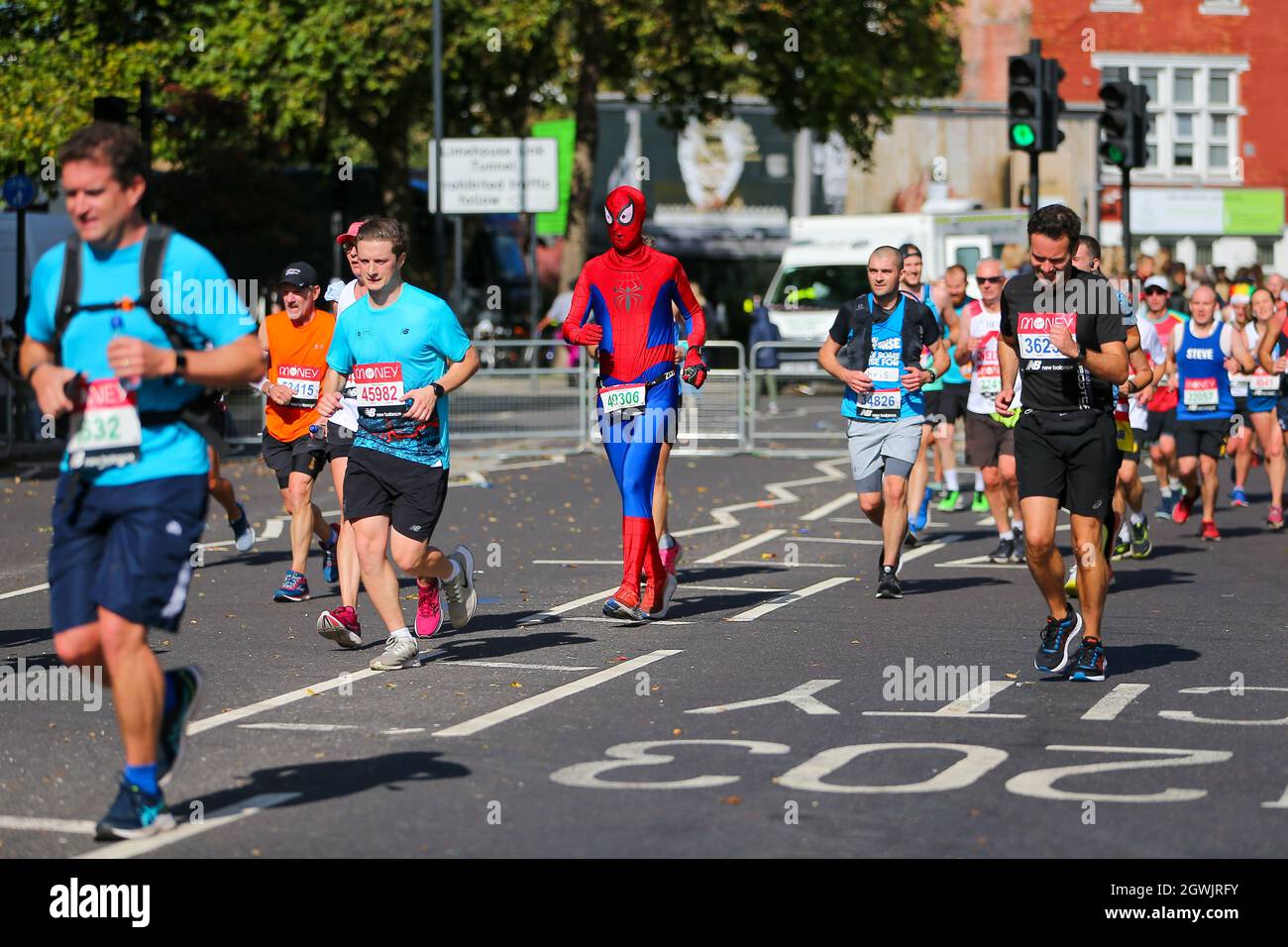 London marathon fancy dress runner hi-res stock photography and images ...