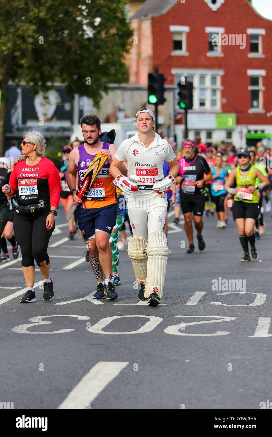 Marathon fancy dress hi-res stock photography and images - Alamy