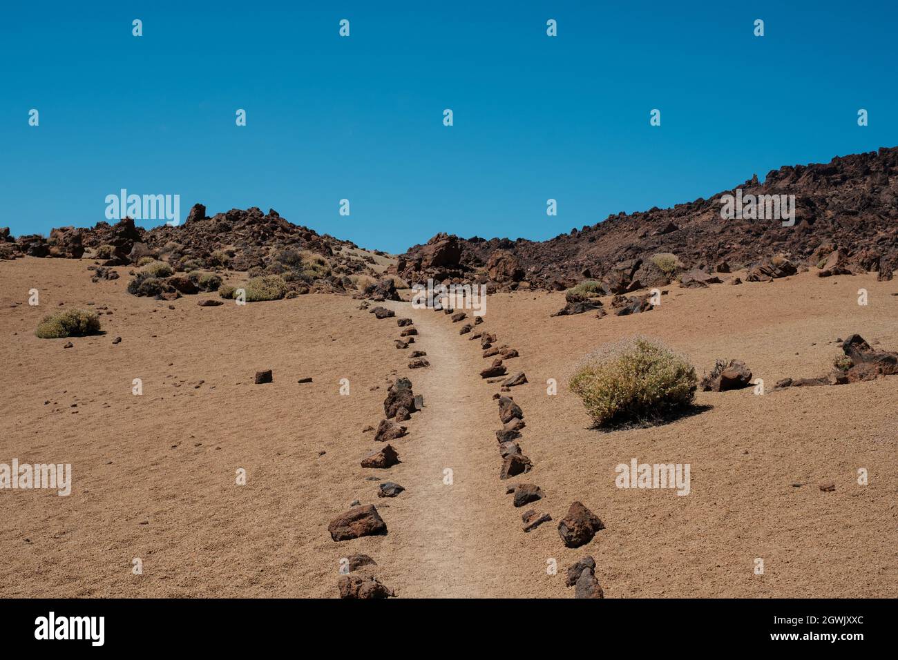 Pathway walkway hi-res stock photography and images - Alamy