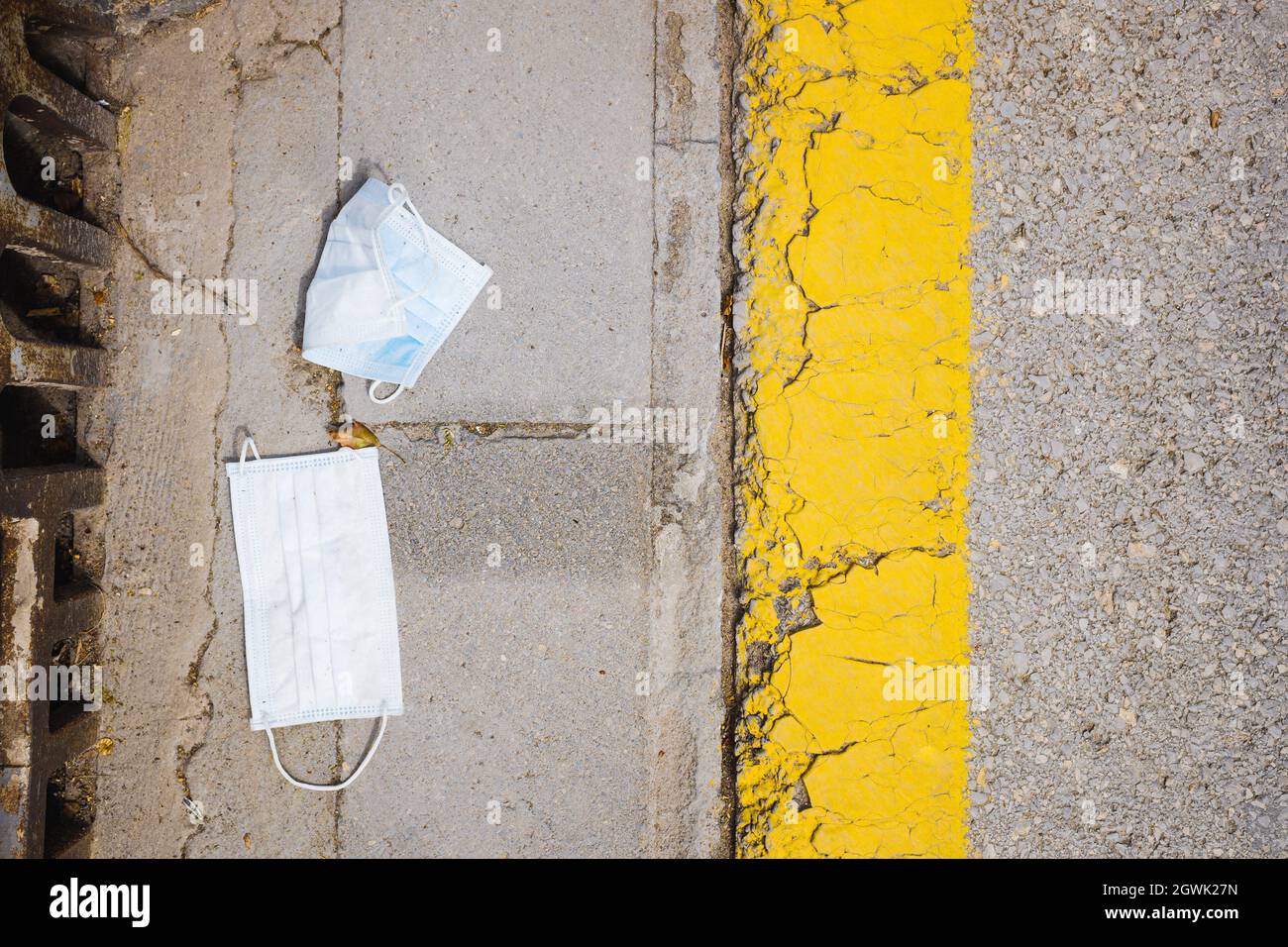 Face mask protective fabric city hi-res stock photography and images ...