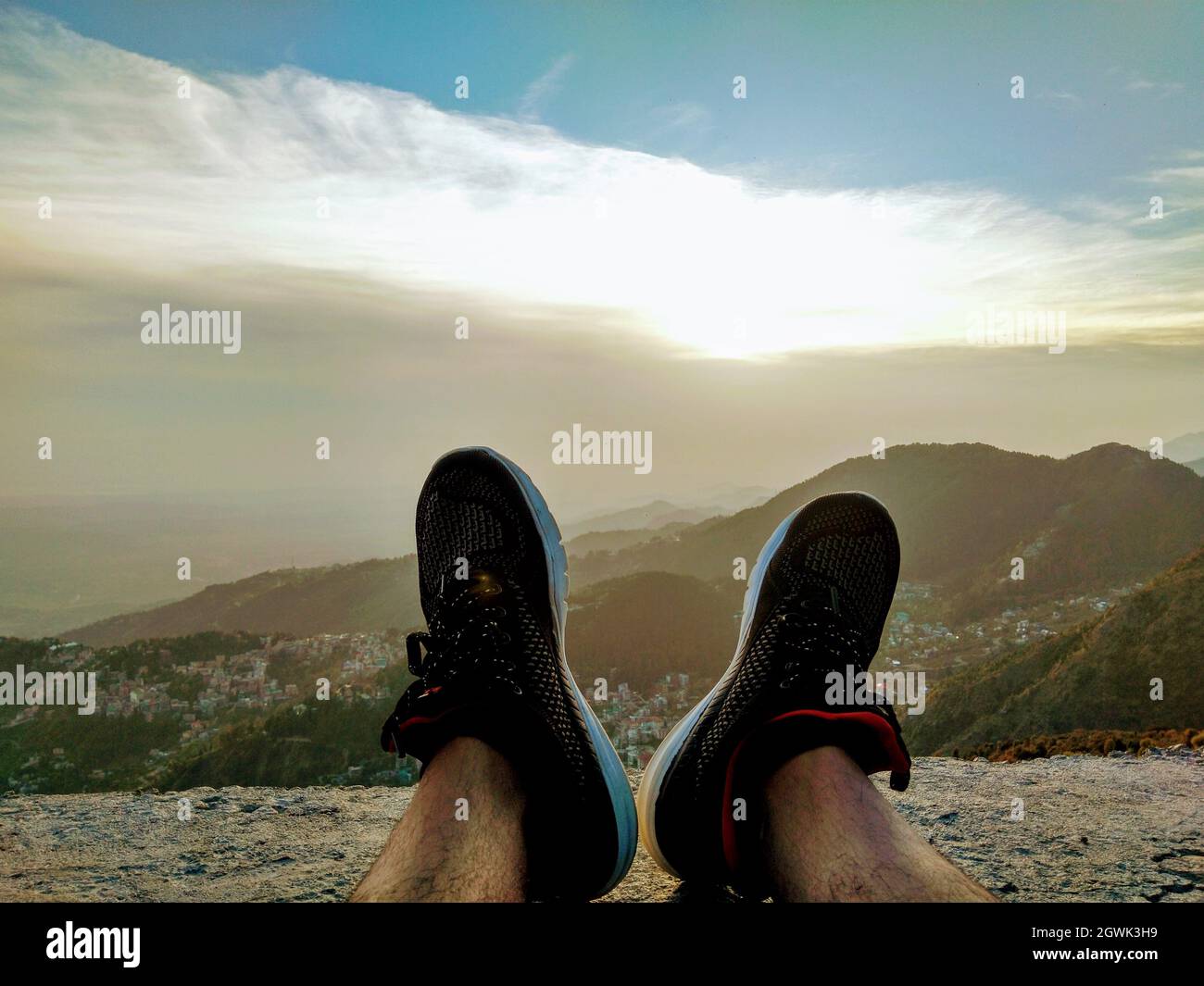 Seeing the world through the eyes hi-res stock photography and images ...