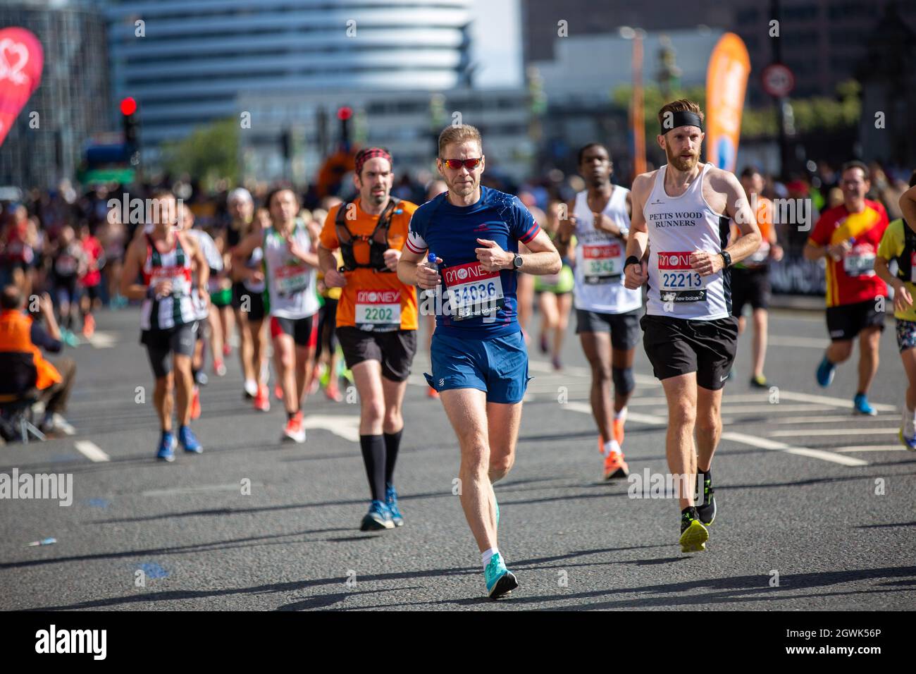 London, UK. 03rd Oct, 2021. Runners take part in the 41st 2021 London ...