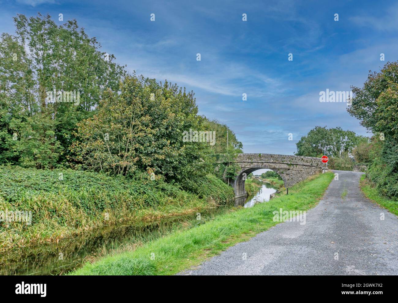 Royal canal ireland hi-res stock photography and images - Alamy