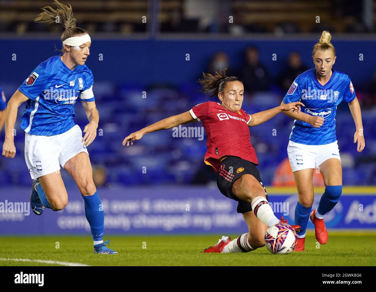 Manchester United's Lucy Staniforth (centre) challenges Birmingham City ...