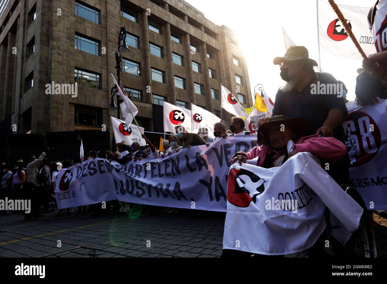 Non Exclusive: MEXICO CITY, MEXICO - OCTOBER 2, 2021: Survivors take ...