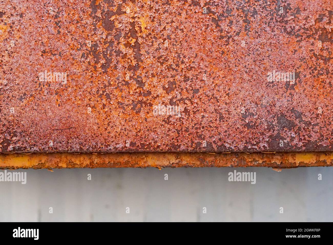 Rusty texture at metal sheet grunge background edge Stock Photo - Alamy