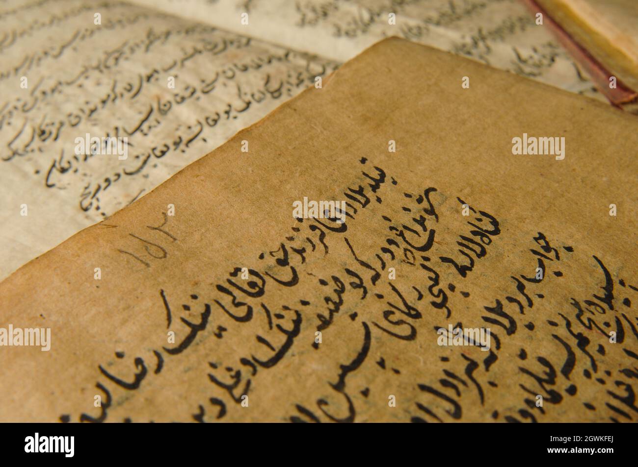 Ancient open book in arabic. Old arabic manuscripts and texts Stock ...