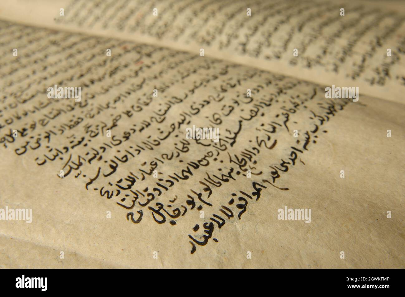 Ancient open book in arabic. Old arabic manuscripts and texts Stock ...