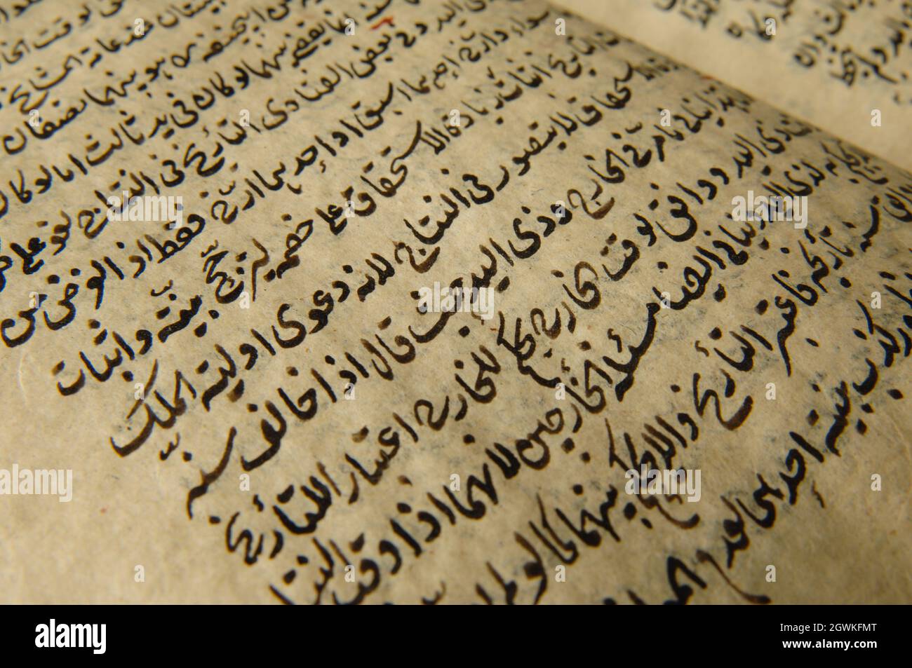 Ancient open book in arabic. Old arabic manuscripts and texts Stock ...