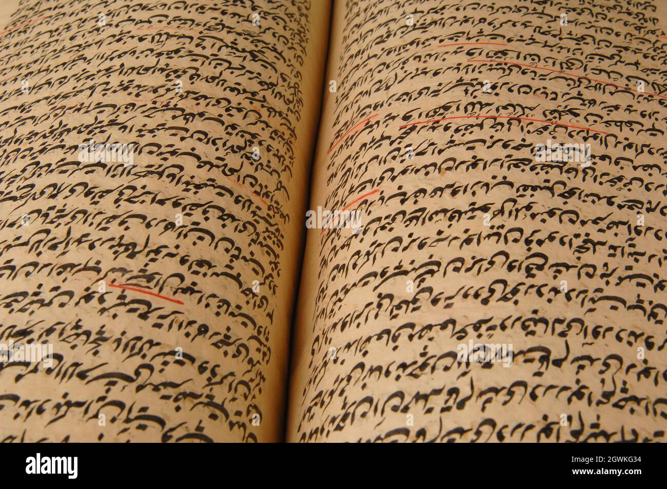 Ancient open book in arabic. Old arabic manuscripts and texts Stock ...