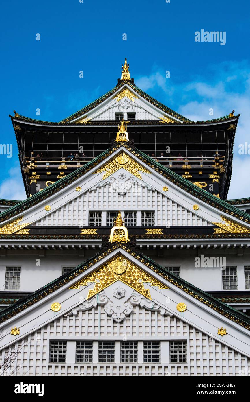 Rooftop japanese castle hi-res stock photography and images - Alamy