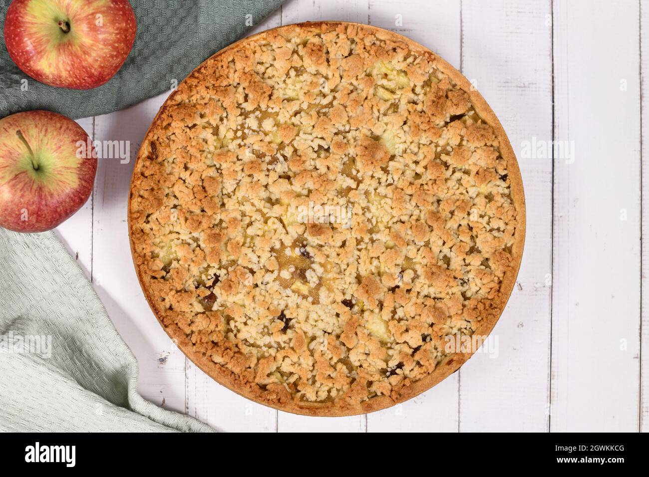 Whole traditional european apple hi-res stock photography and images ...