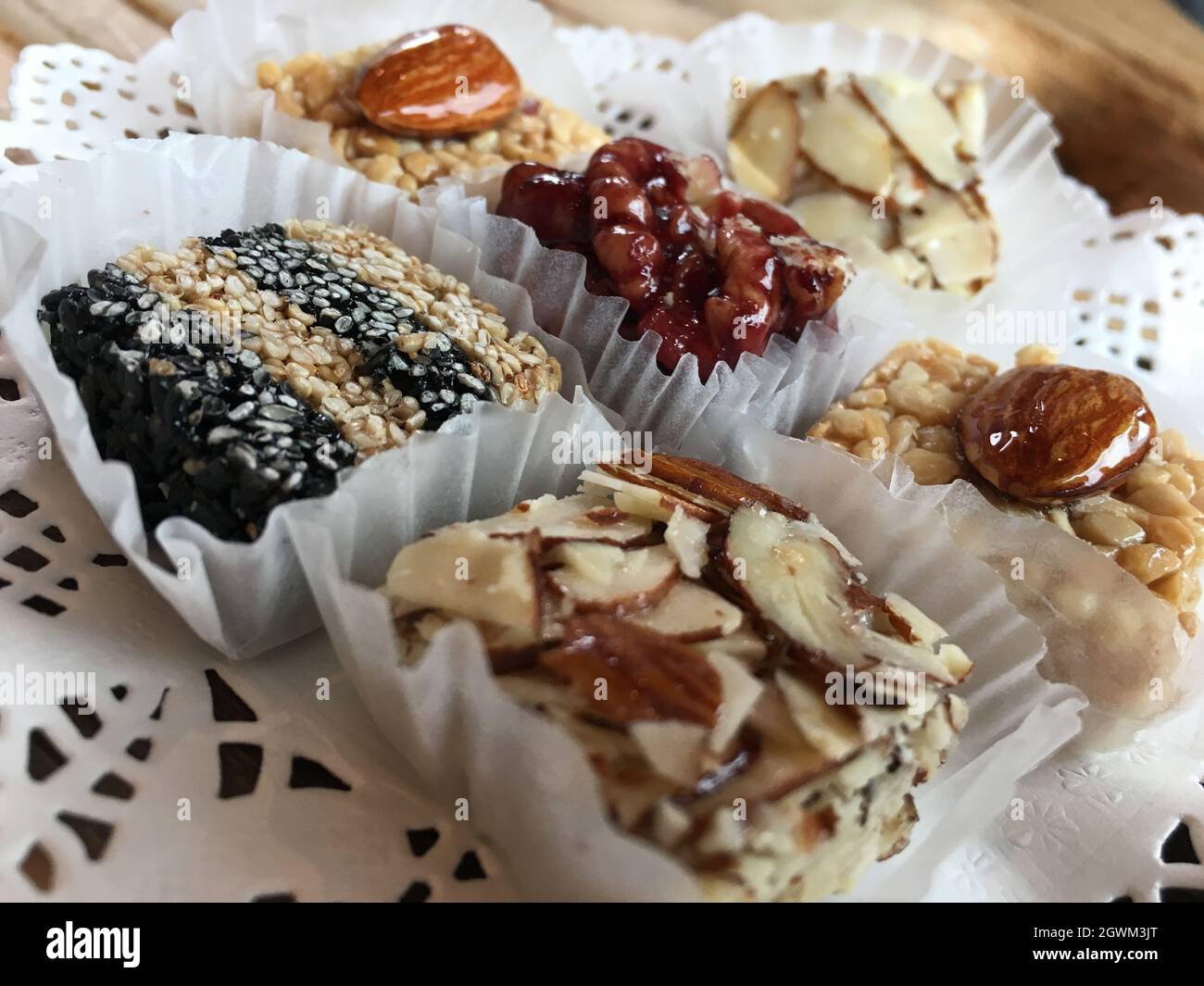 Traditional korean sweets hi-res stock photography and images - Alamy