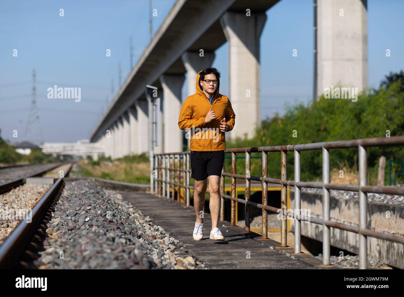 Active railroad bridge hi-res stock photography and images - Alamy
