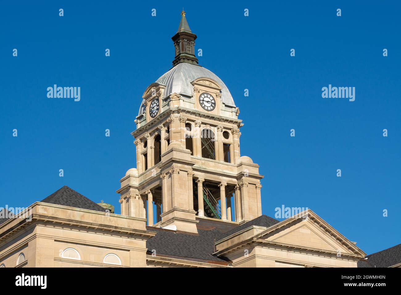 Old courthouse on a beautiful Summer day. Eureka, Illinois, USA Stock ...