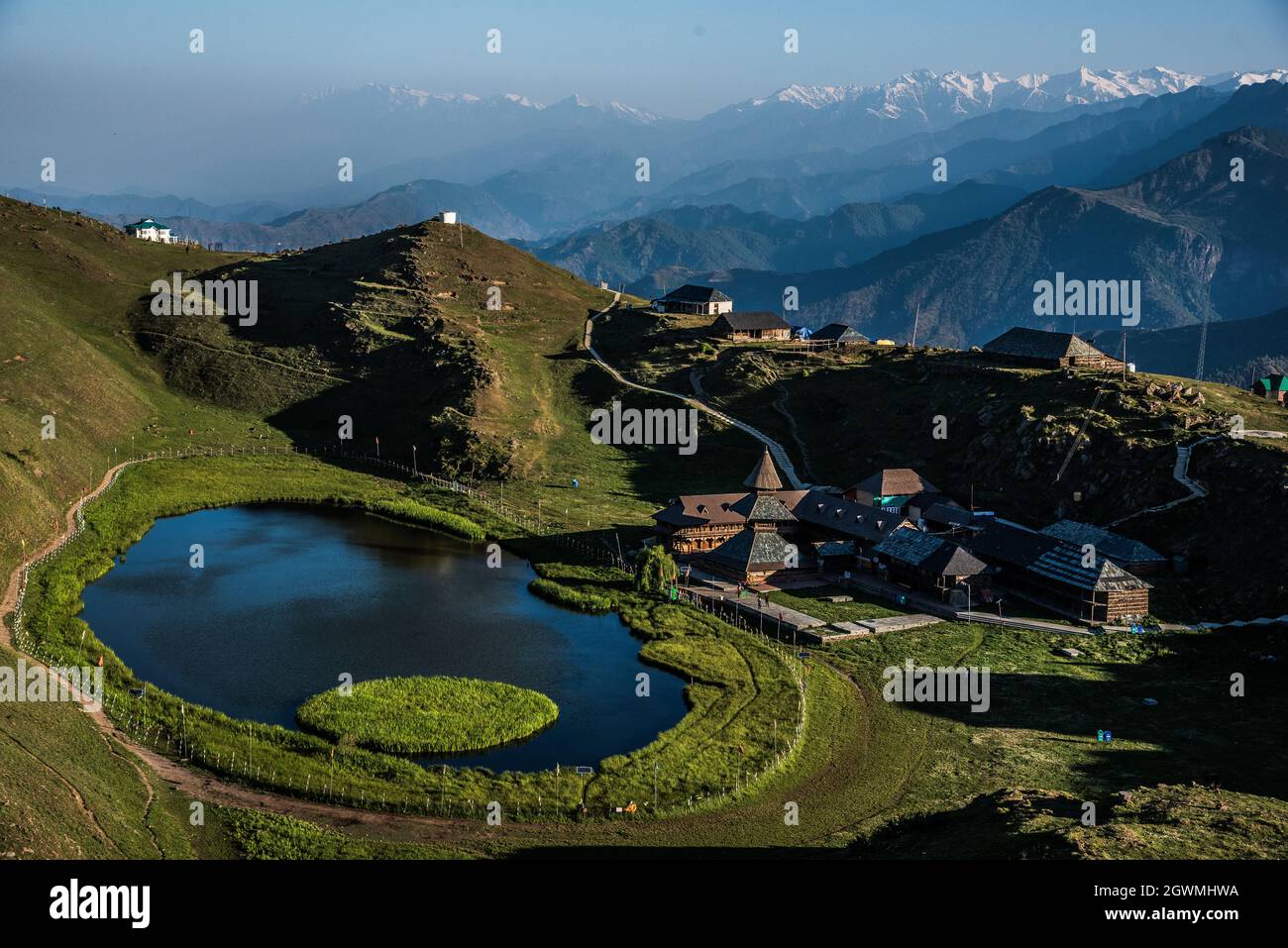 Parashar lake hi-res stock photography and images - Alamy