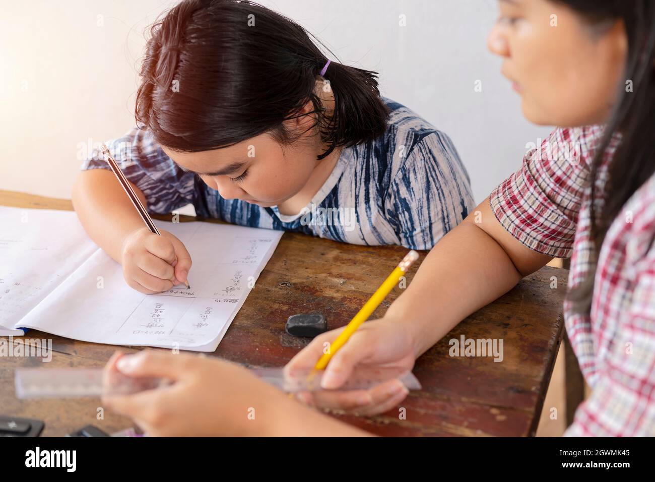 Students activity counting hi-res stock photography and images - Alamy