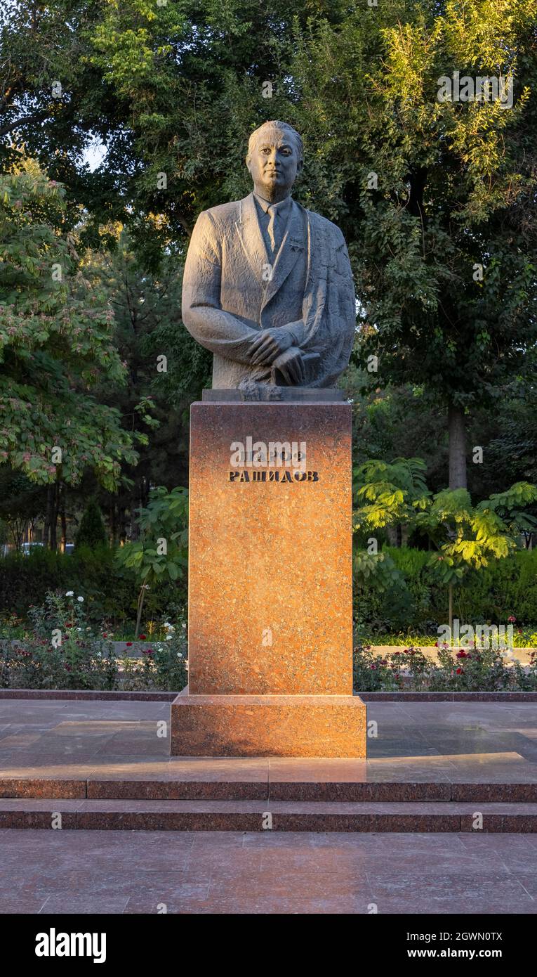 statue of Sharof Rashidovich Rashidov, Tashkent, Uzbekistan Stock Photo ...