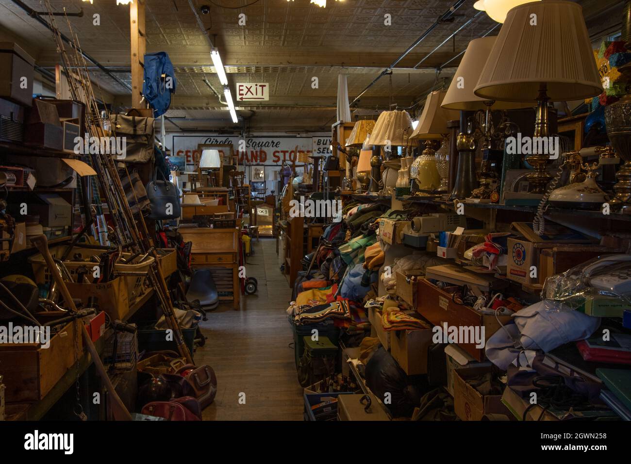 Antique junk store Stock Photo - Alamy