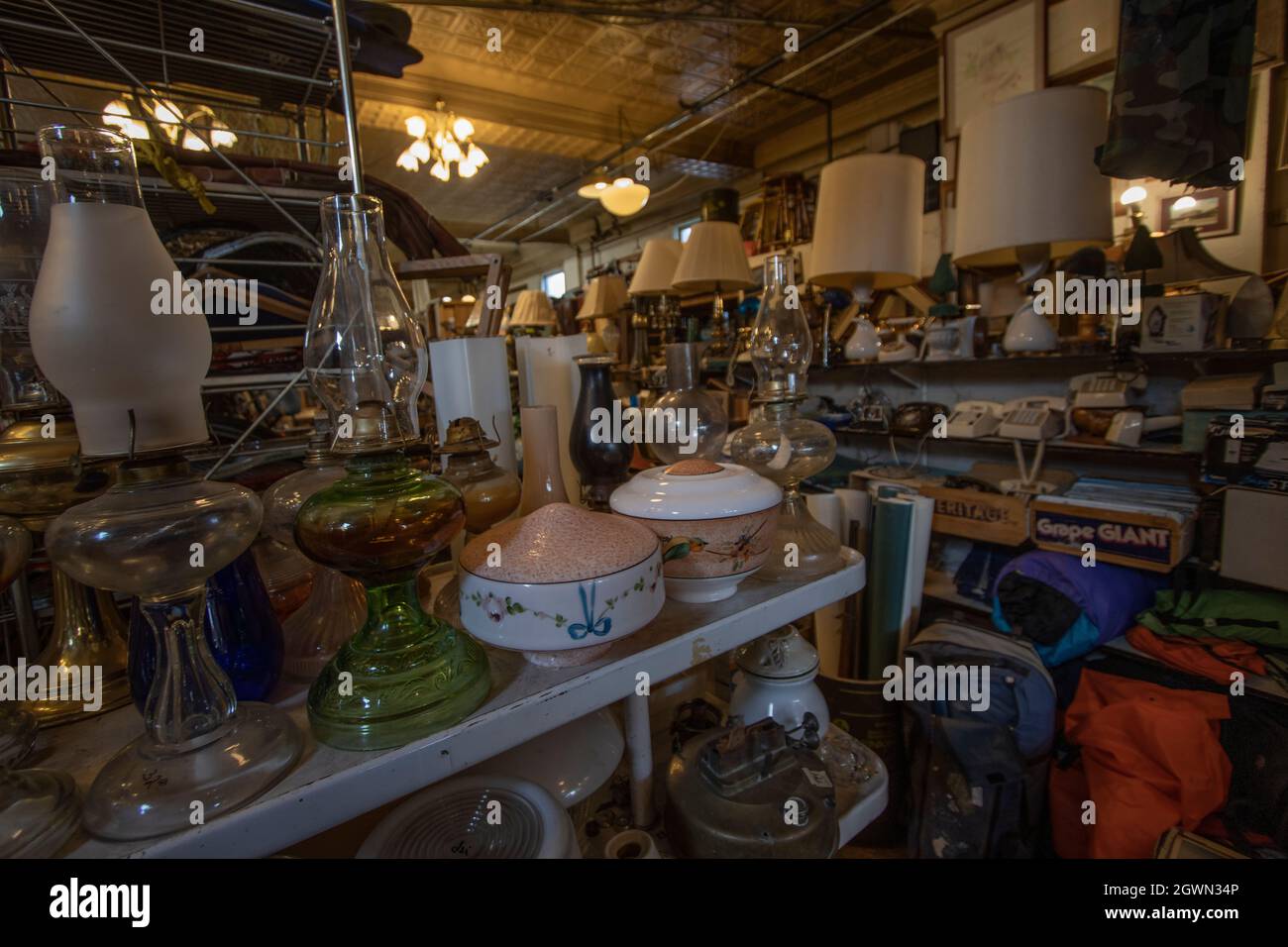 Antique junk store Stock Photo - Alamy