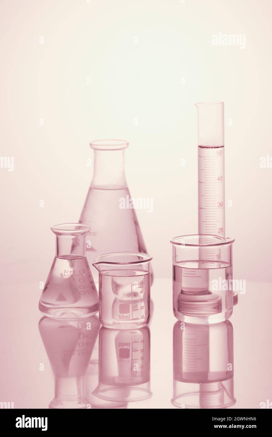 Assorted lab glassware hi-res stock photography and images - Alamy