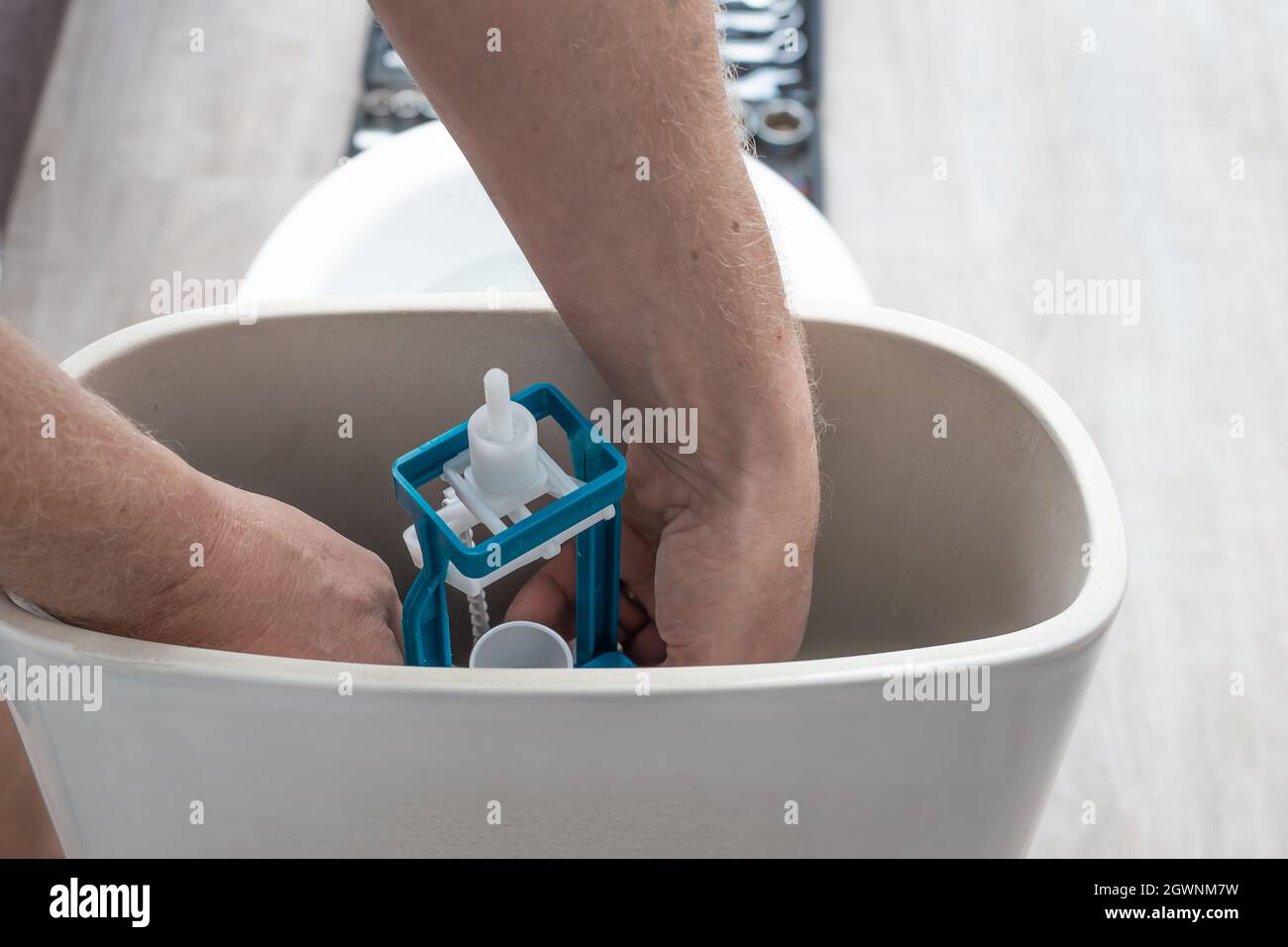 Flush valve toilet hi-res stock photography and images - Alamy