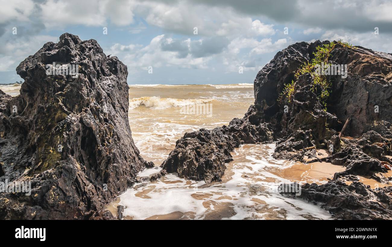 Beach axim ghana hi-res stock photography and images - Alamy
