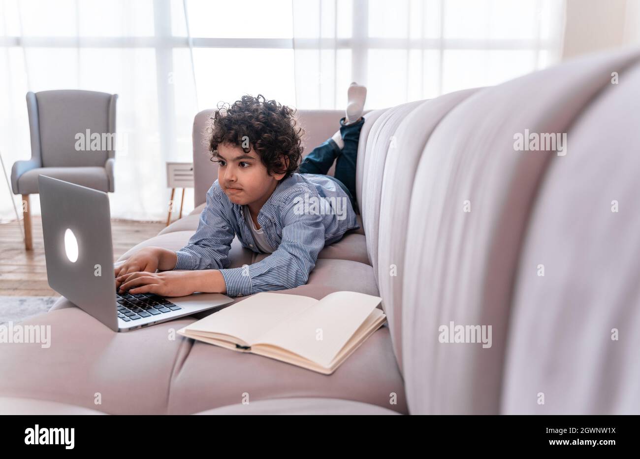 Arabic boy computer game hi-res stock photography and images - Alamy