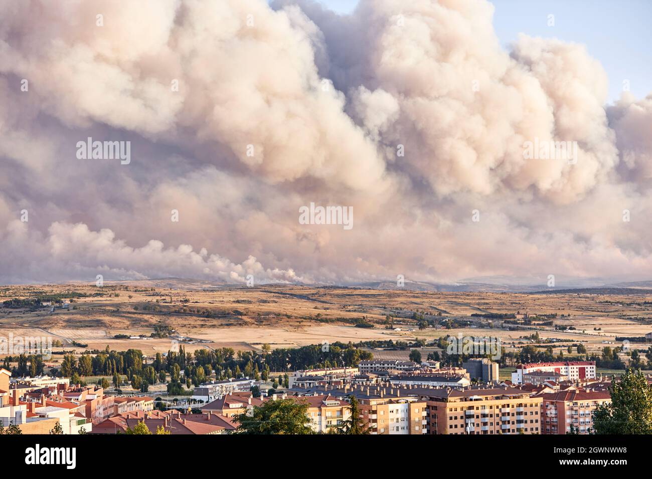 Large cloud of fire and smoke hi-res stock photography and images - Alamy