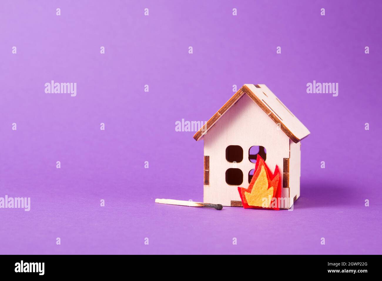 Burning wooden house model hi-res stock photography and images - Alamy