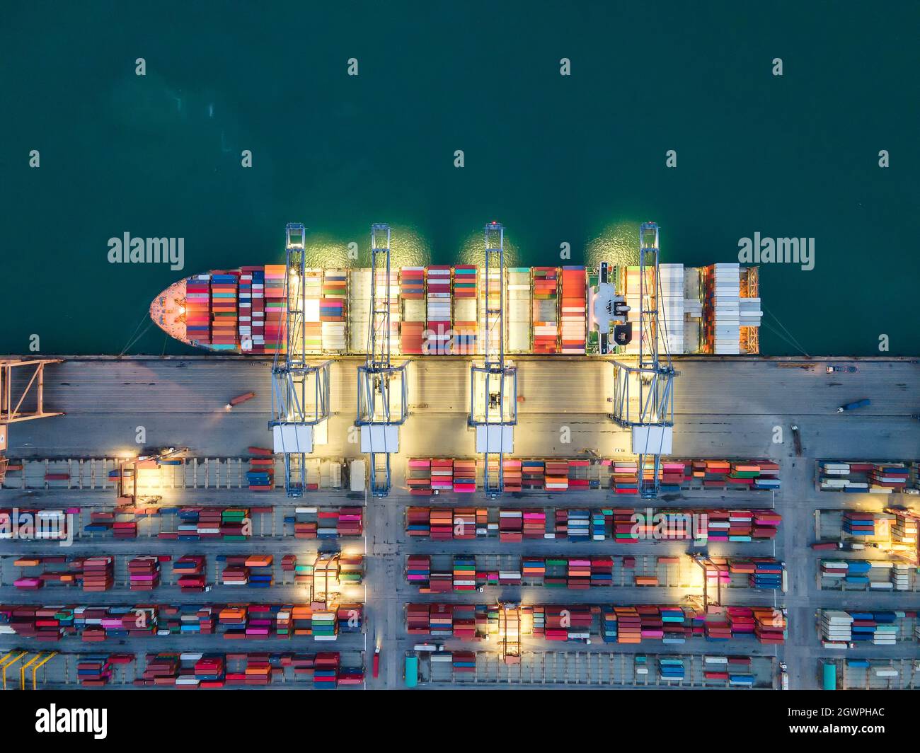 Cargo mover hi-res stock photography and images - Alamy