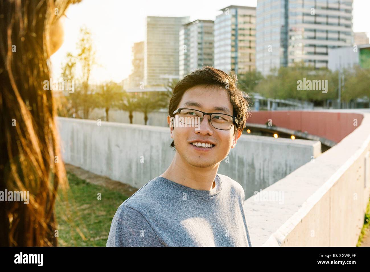 Vietnamese people talking hi-res stock photography and images - Alamy