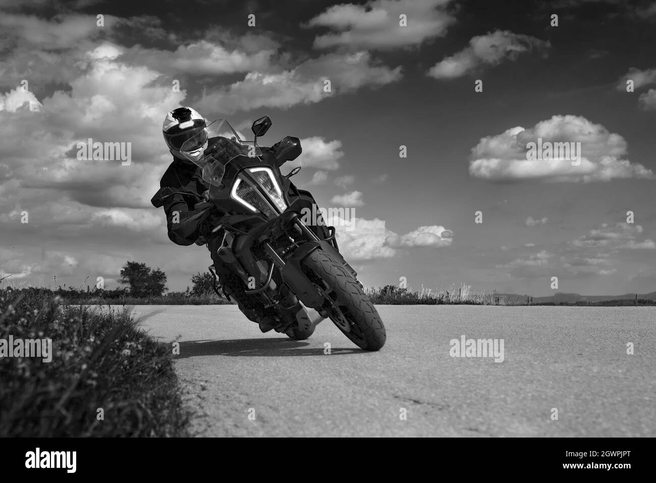 Extreme motorcycle stunt performer hi-res stock photography and images ...