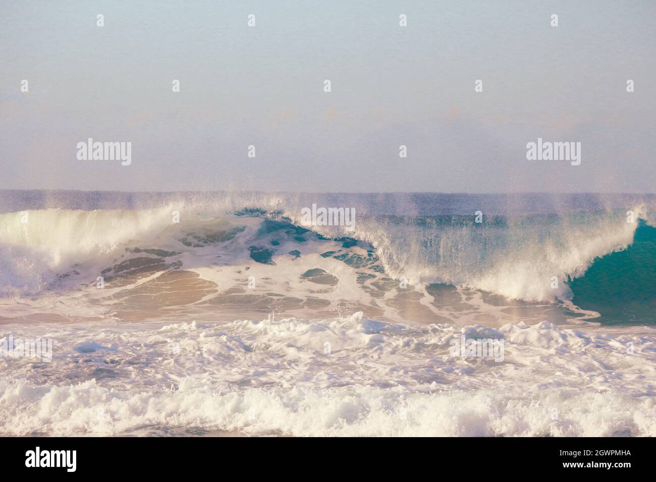 Big waves crushing on shore hi-res stock photography and images - Alamy