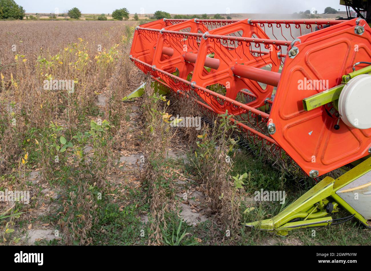 Close up detail combine harvester hi-res stock photography and images ...