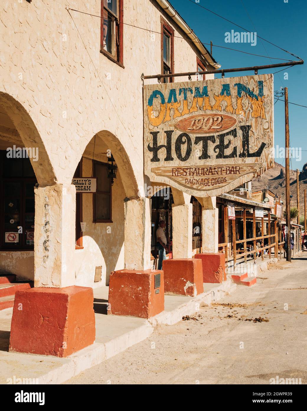 Oatman Hotel, on Route 66 in downtown Oatman, Arizona Stock Photo - Alamy