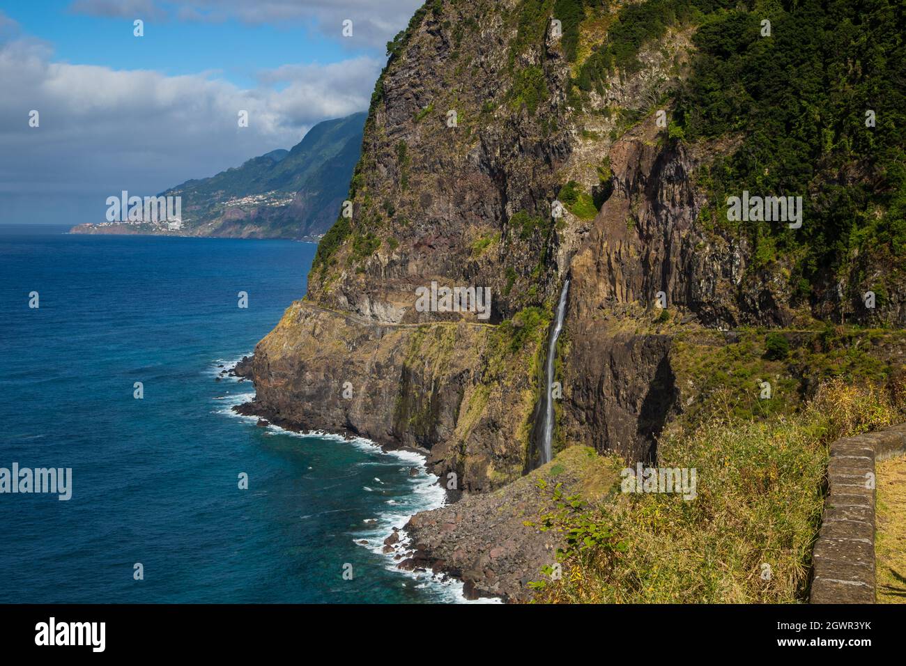 Famous waterfall in Madeira Island named "Véu da Noiva Stock Photo - Alamy