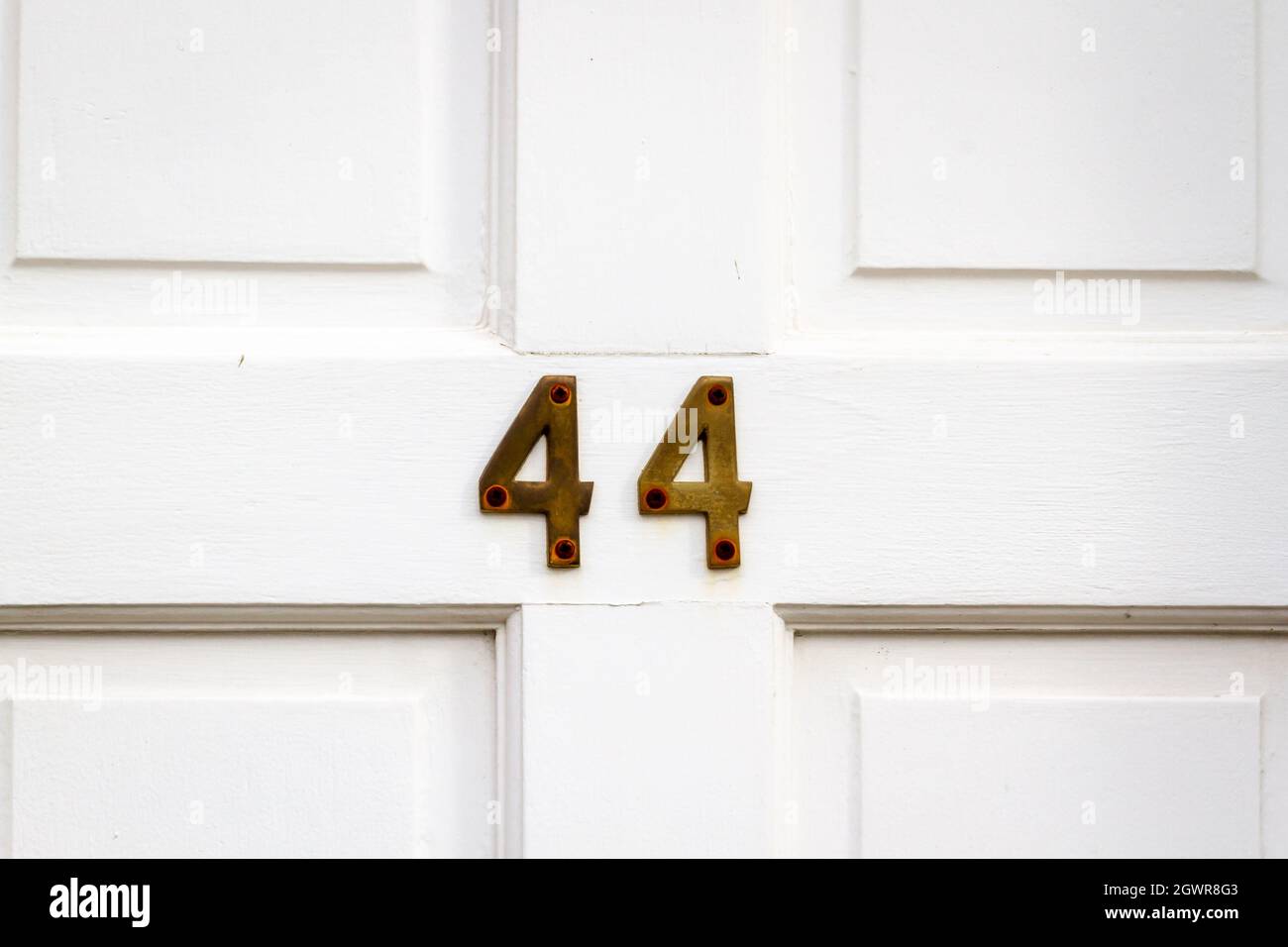 White door house exterior wall london hi-res stock photography and ...