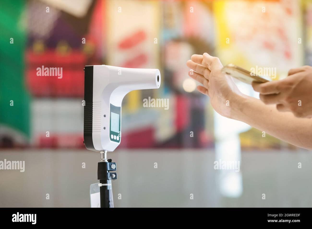 Normal body temperature hi-res stock photography and images - Alamy