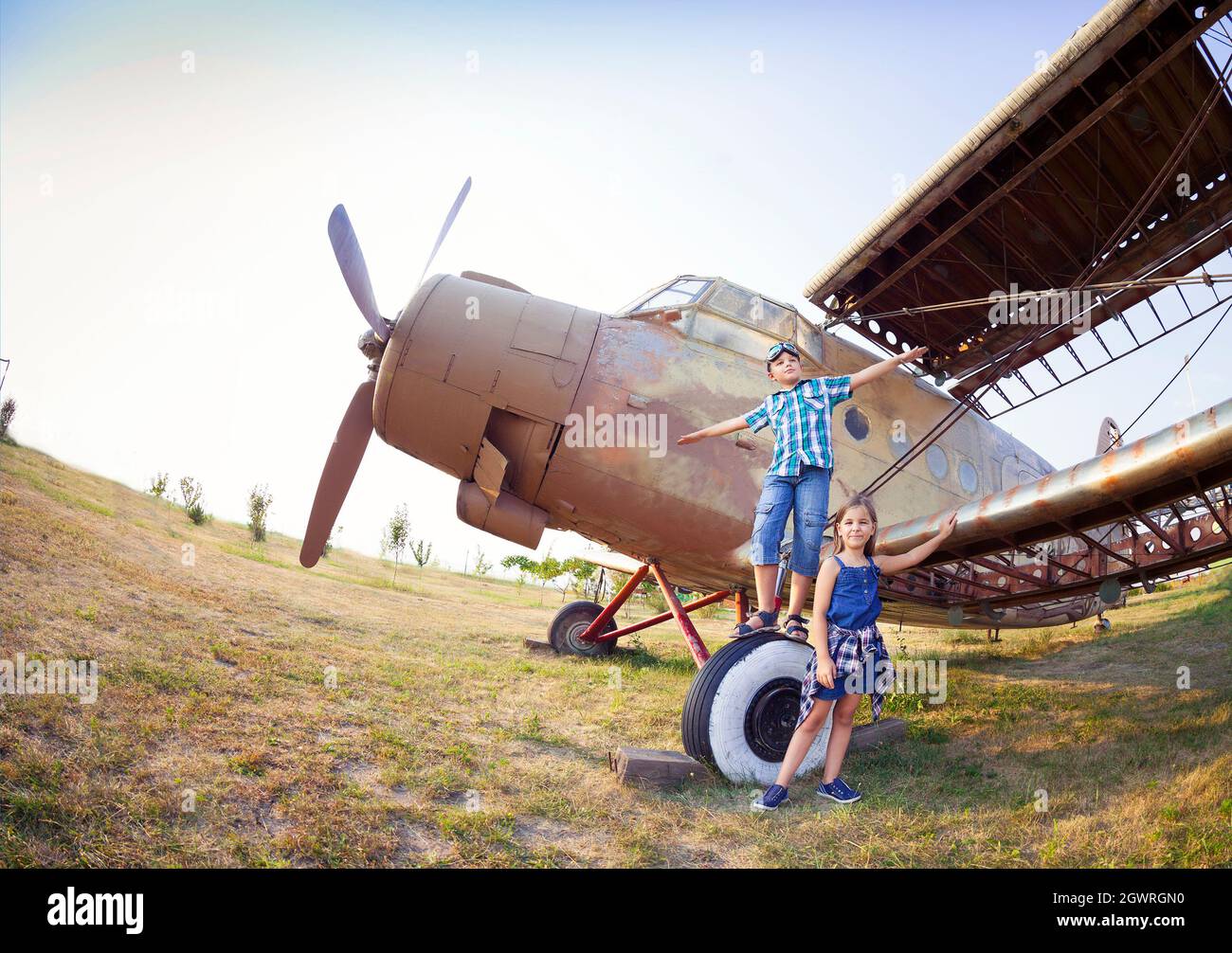 Teenage boy with model airplane hi-res stock photography and images - Alamy