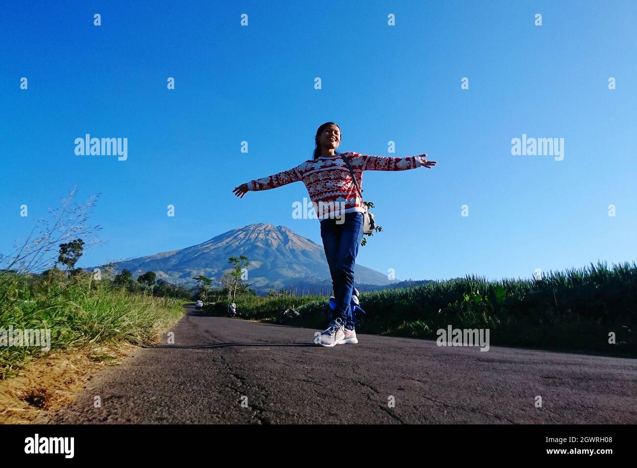 Hesitation women hi-res stock photography and images - Alamy