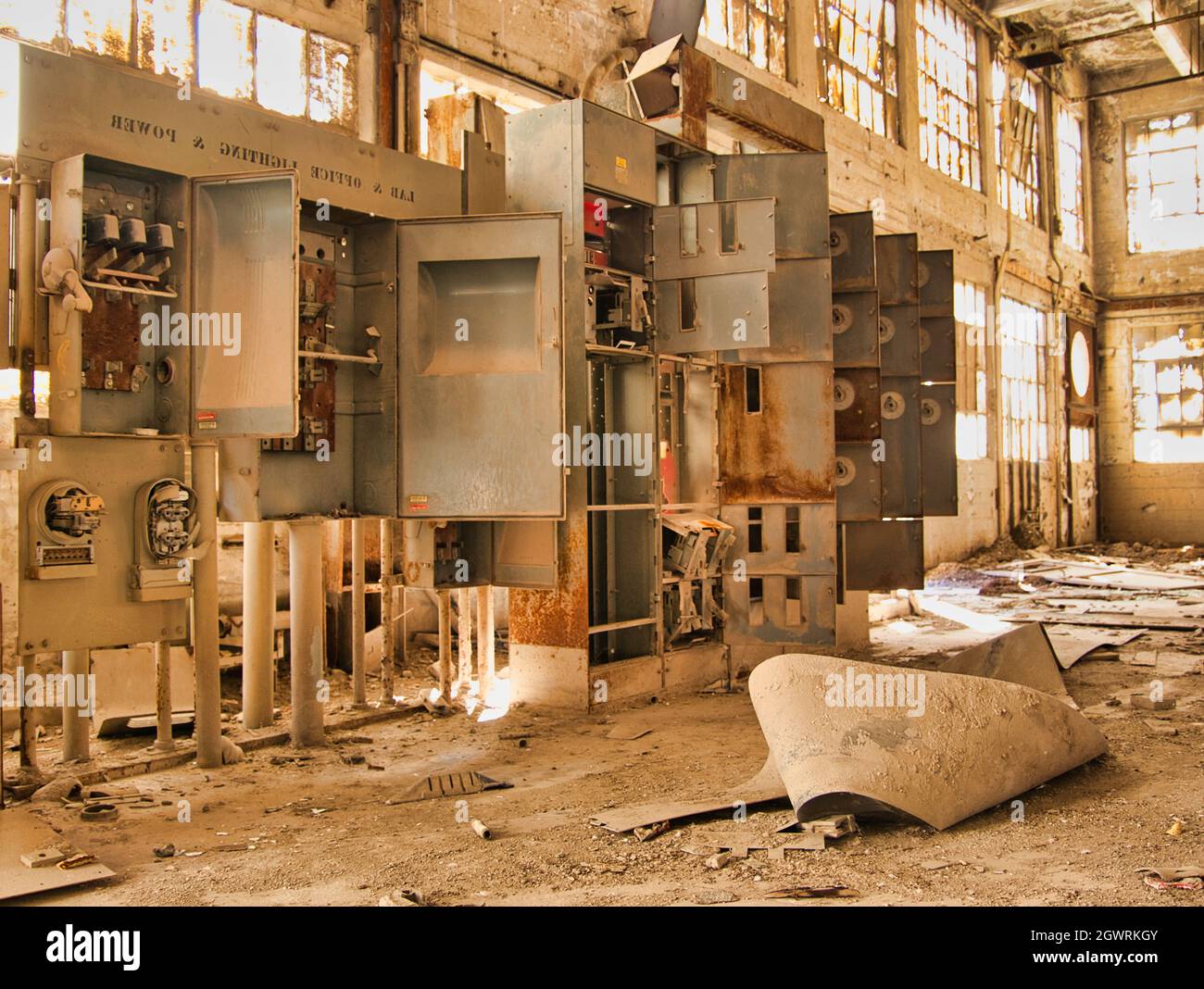 The inside of an abandoned factory Stock Photo - Alamy