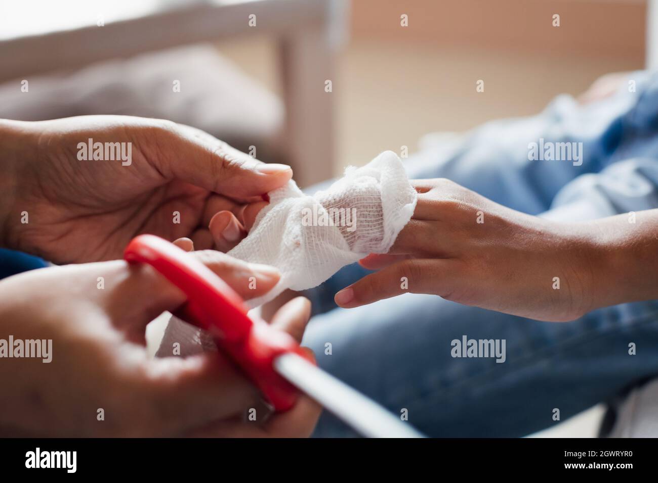 Perform first aid hi-res stock photography and images - Alamy